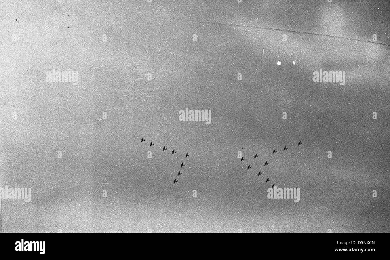 Aircraft formations Black and White Stock Photos & Images - Alamy