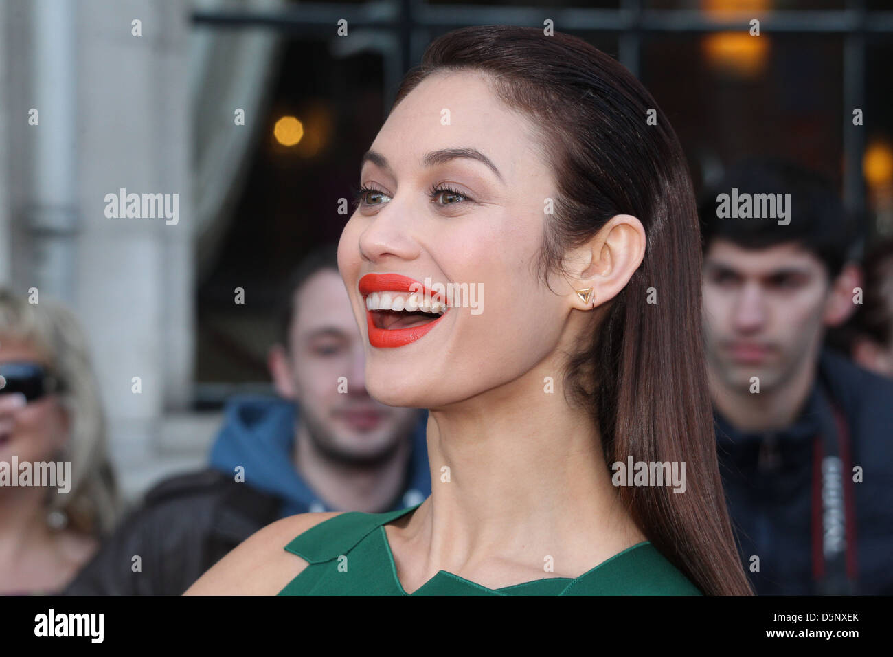 Olga Kurylenko on the red carpet for the European premiere of 'Oblivion ...