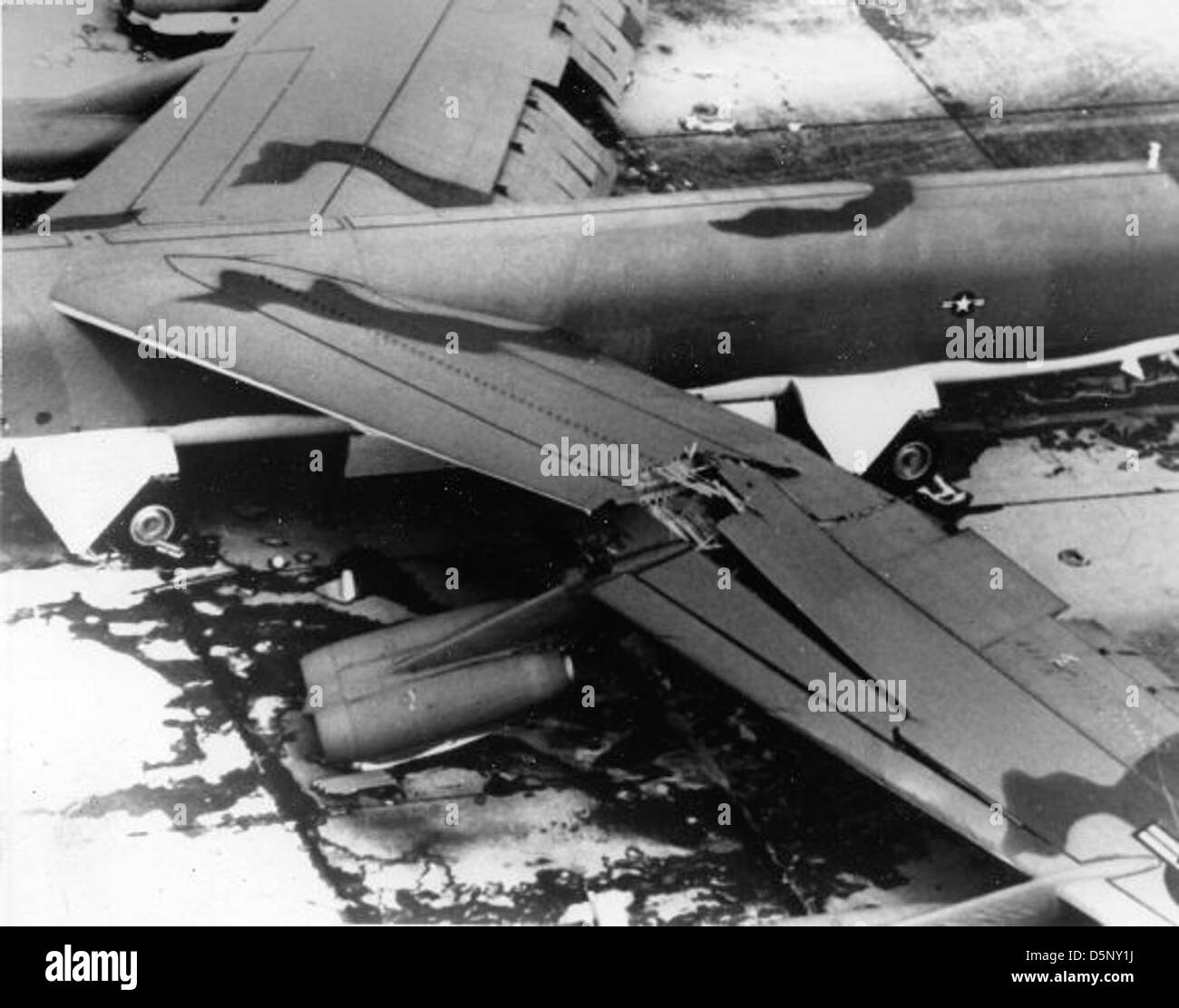 This image displays the Boeing B-52 Stratofortress, a long-range ...