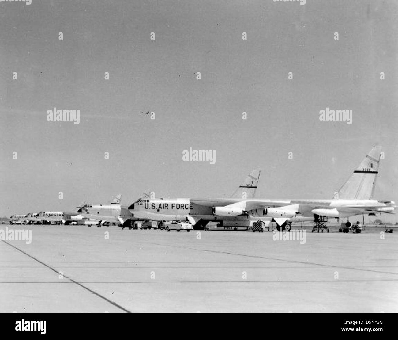 52 stratofortress long range Black and White Stock Photos & Images - Alamy