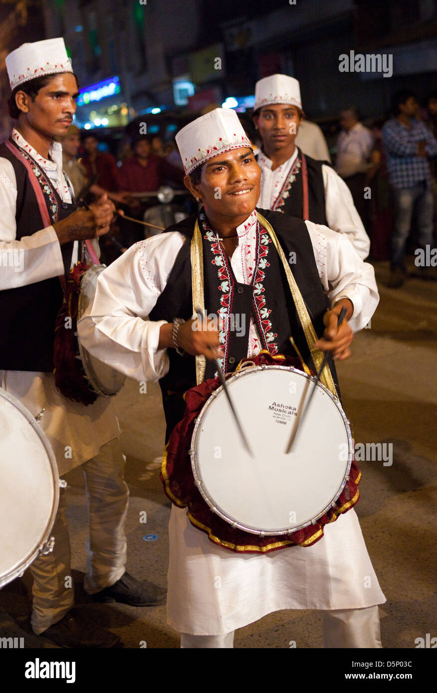 Indian marching hi-res stock photography and images - Alamy