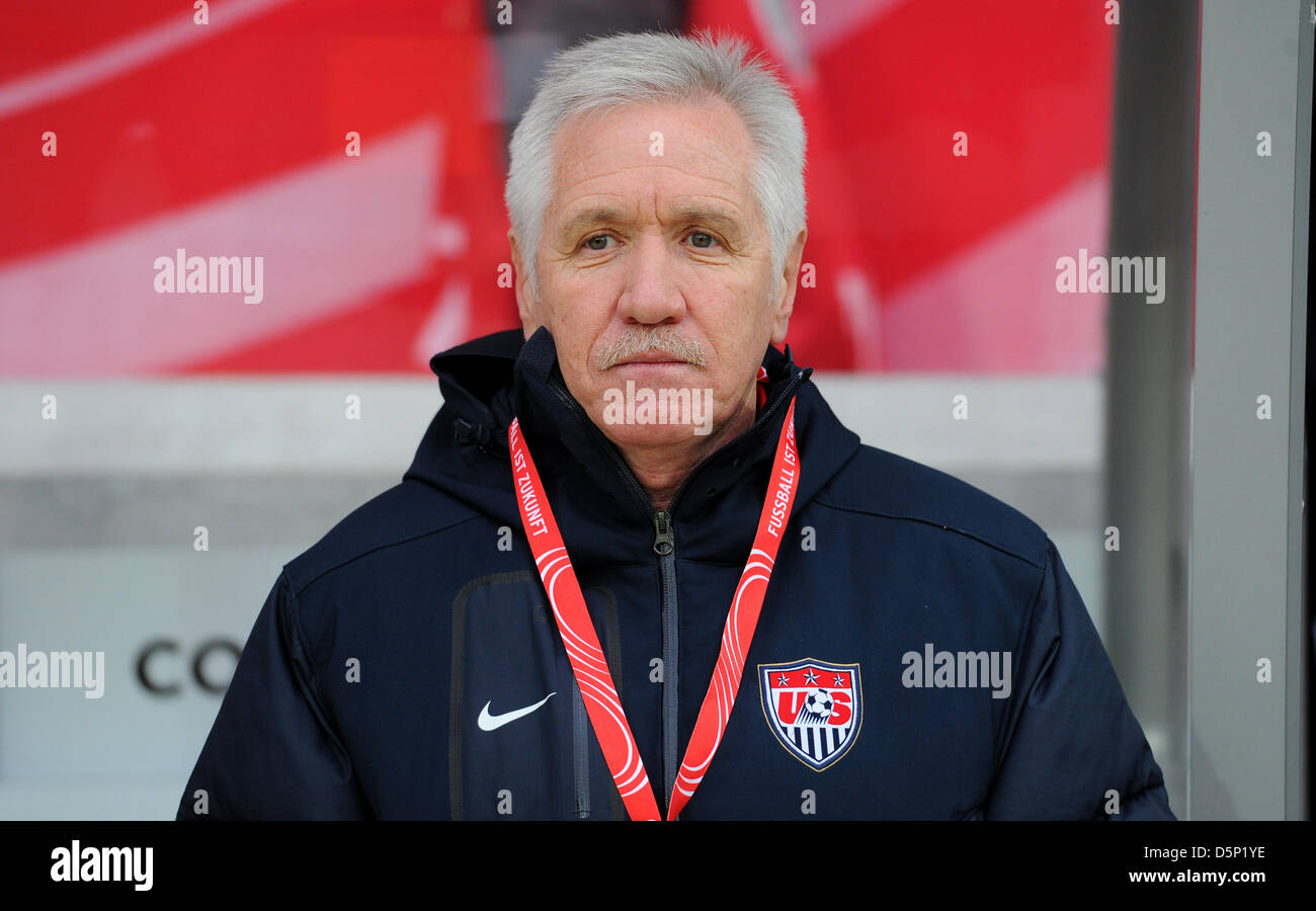 The USA's head coach Tom Sermanni stands during the international ...