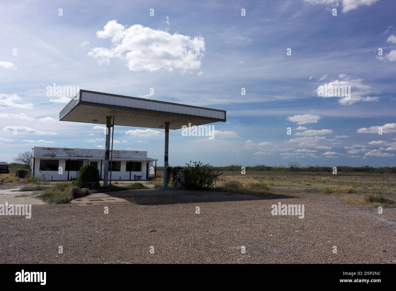 Usa texas abandoned gas station hi-res stock photography and images - Alamy