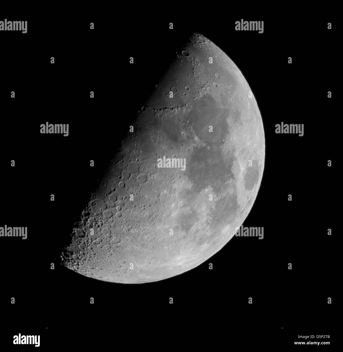 First quarter moon, northern hemisphere Stock Photo - Alamy