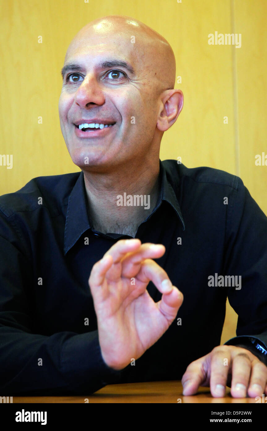 Robin Sharma Books High Resolution Stock Photography and Images - Alamy