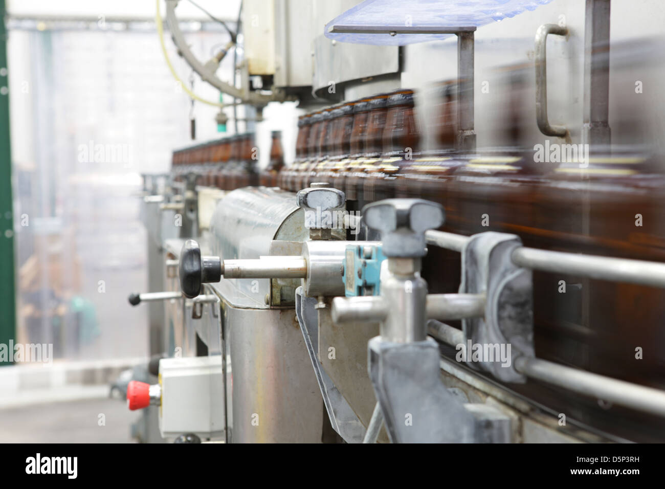 Severn Cider artisan cider at the bottling plant Stock Photo - Alamy