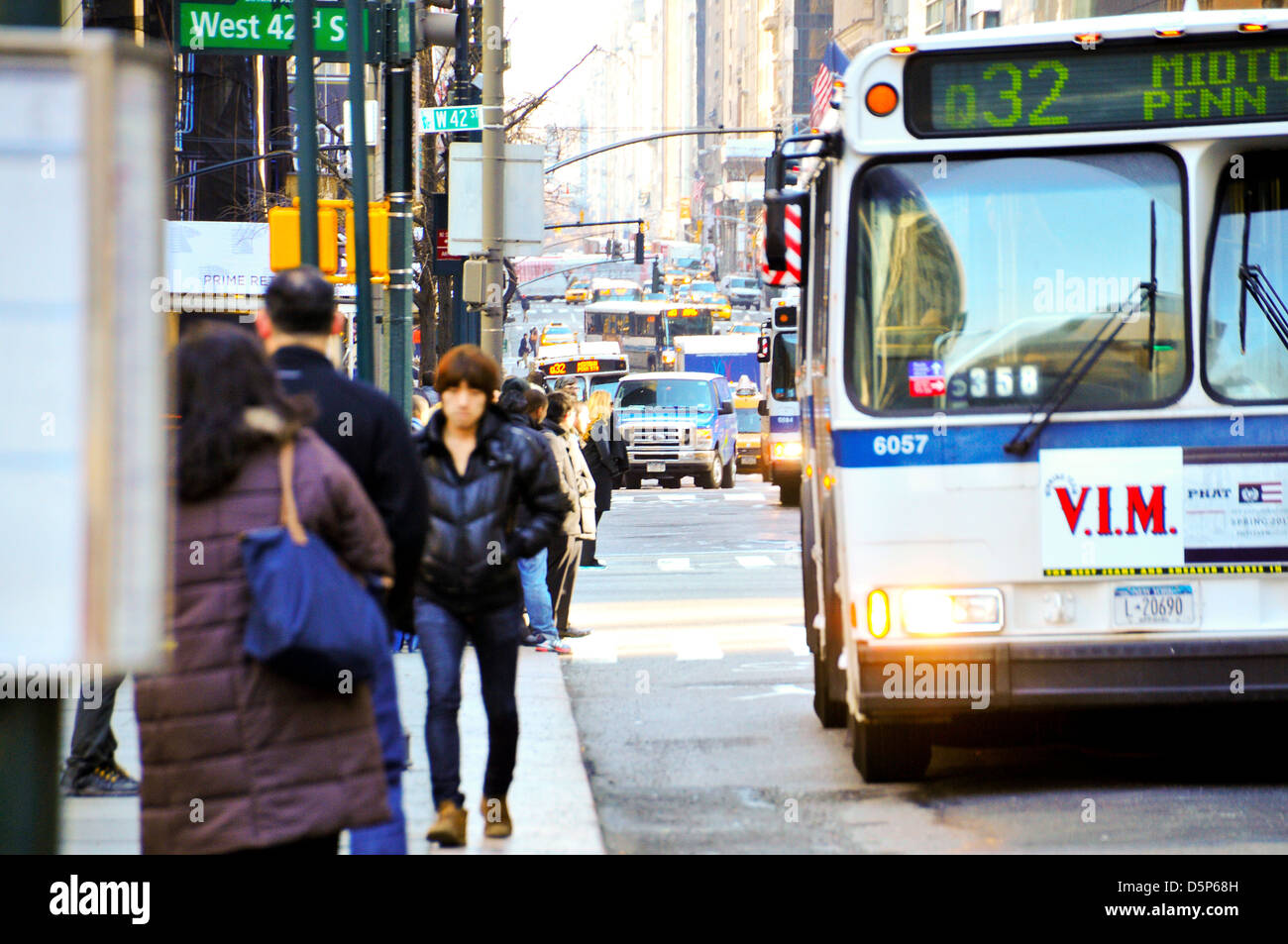 Q32 MTA Bus on 5th Avenue, Midtown Manhattan, New York City, USA Stock ...