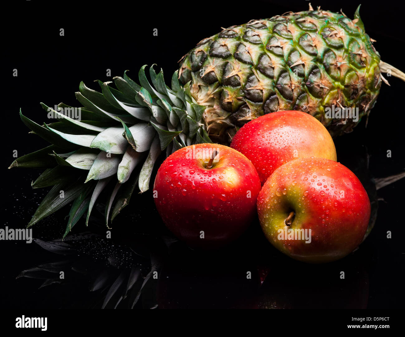 Pineapple and apples hi-res stock photography and images - Alamy
