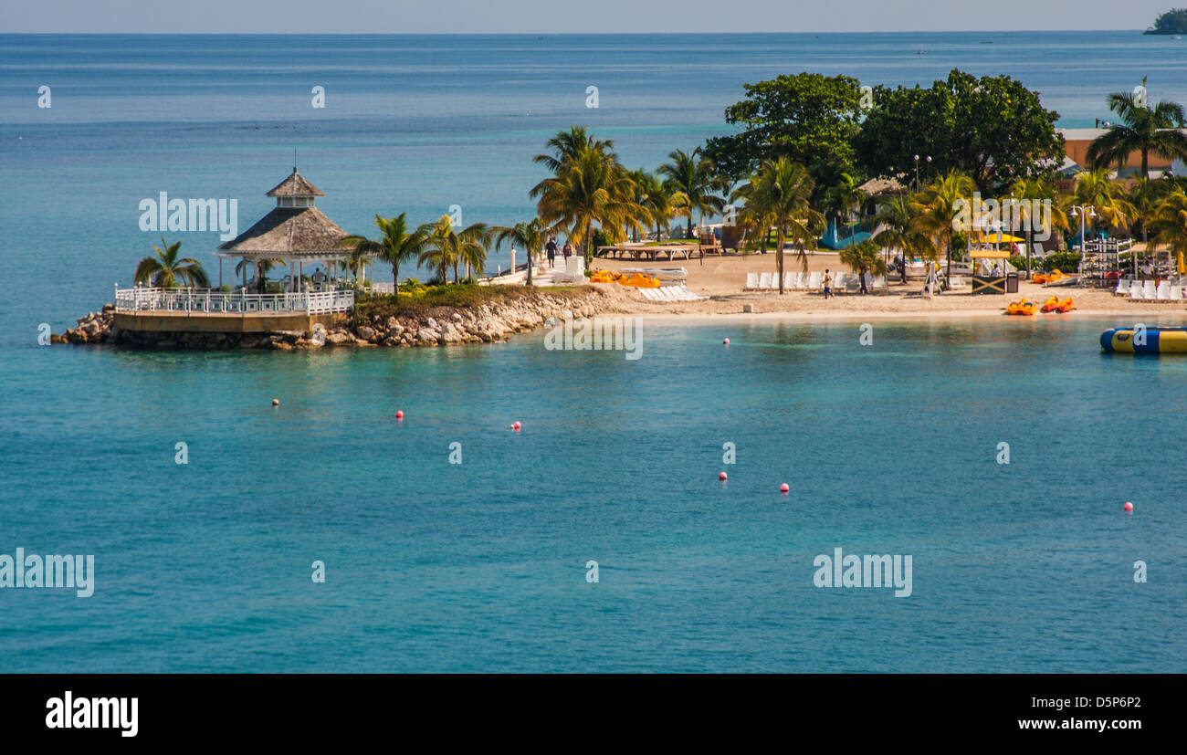 Ocho rios bay beach hi-res stock photography and images - Alamy