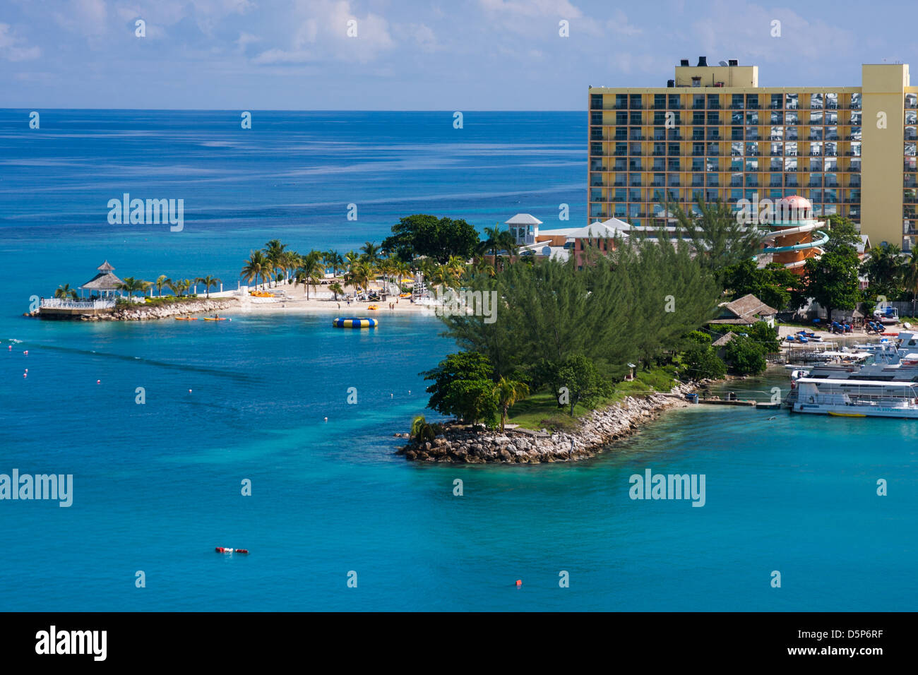 Ocho rios bay beach hi-res stock photography and images - Alamy