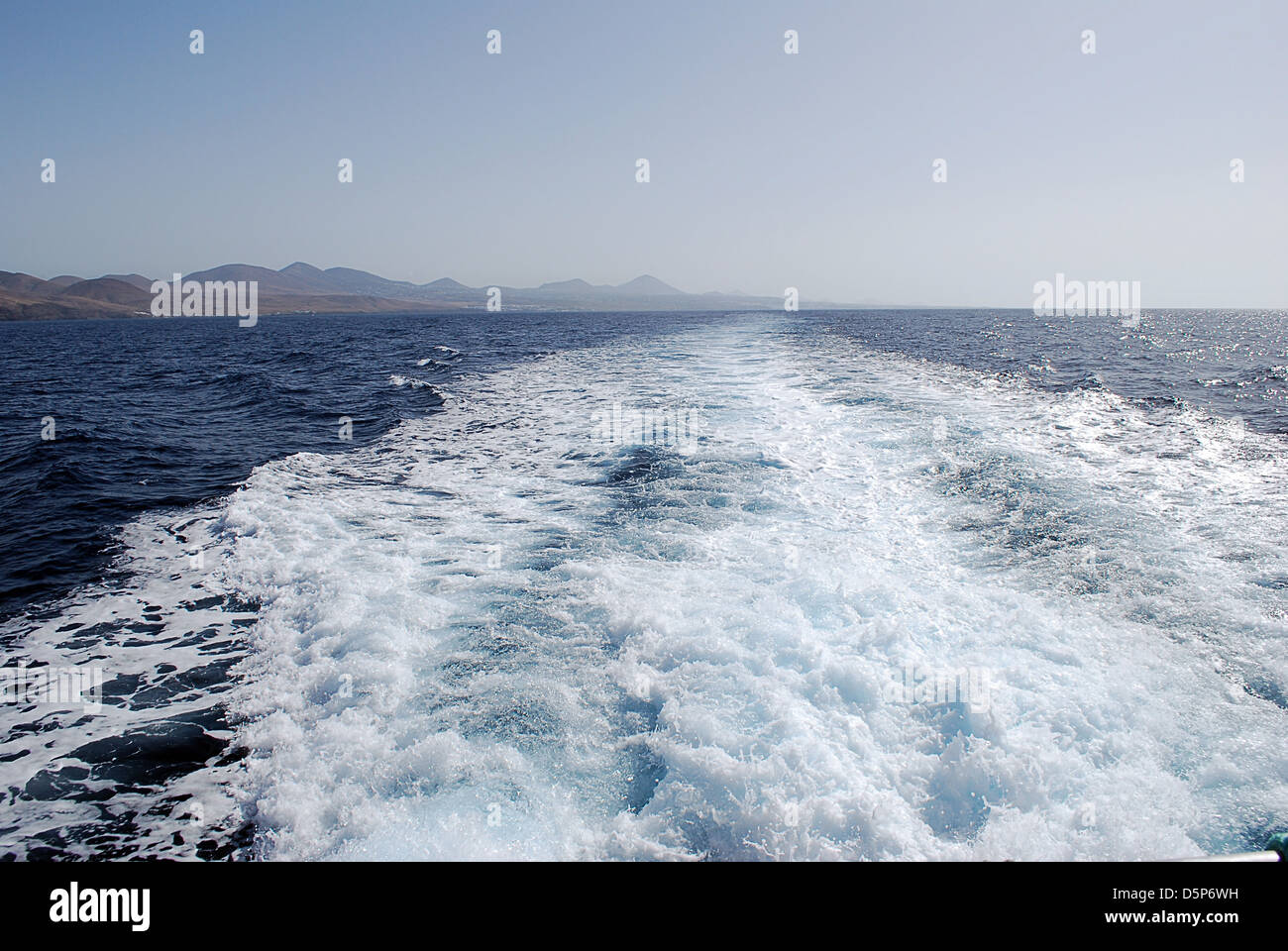 wake behind the boat back Stock Photo - Alamy