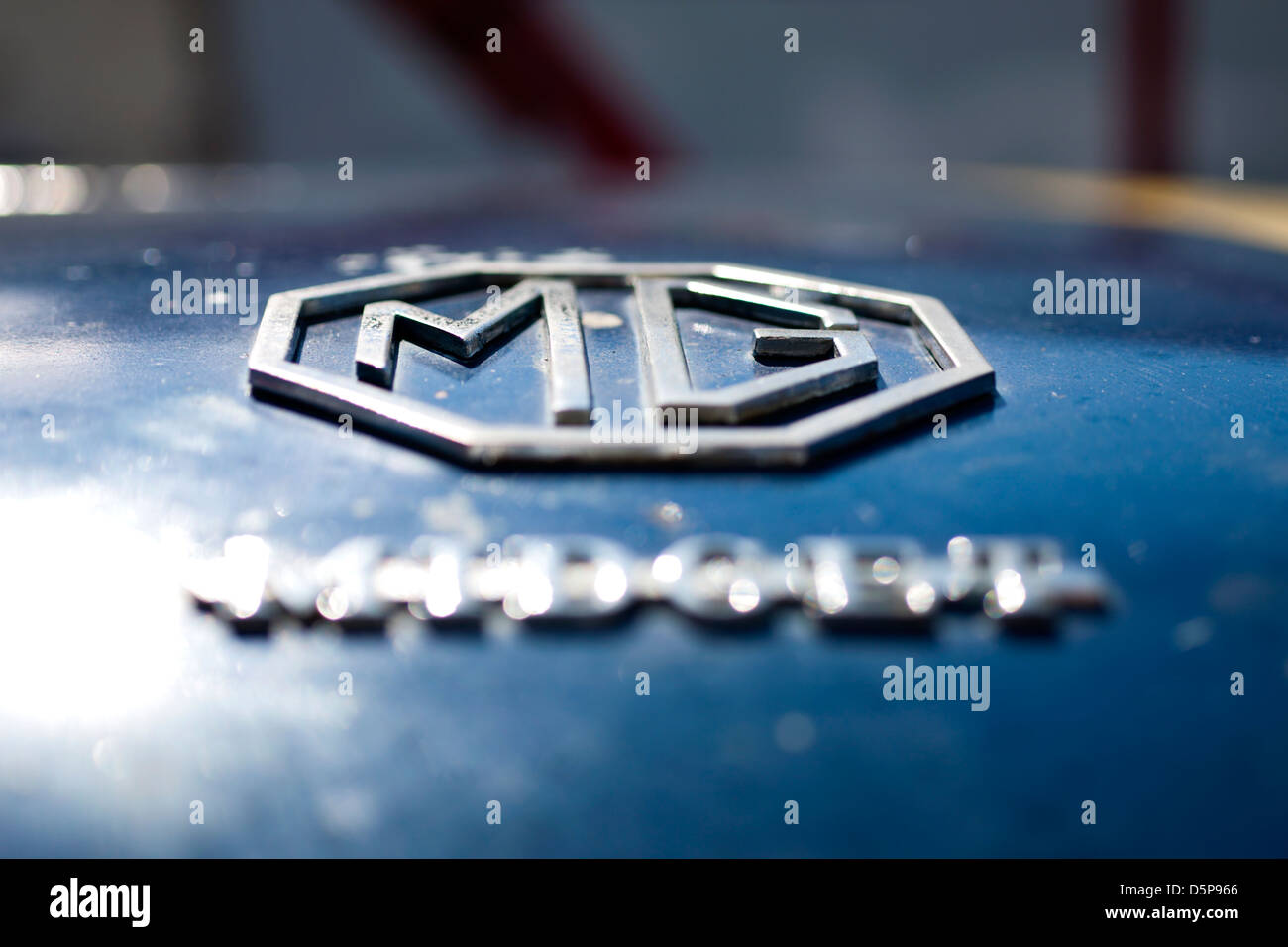 Mg car logo hi-res stock photography and images - Alamy