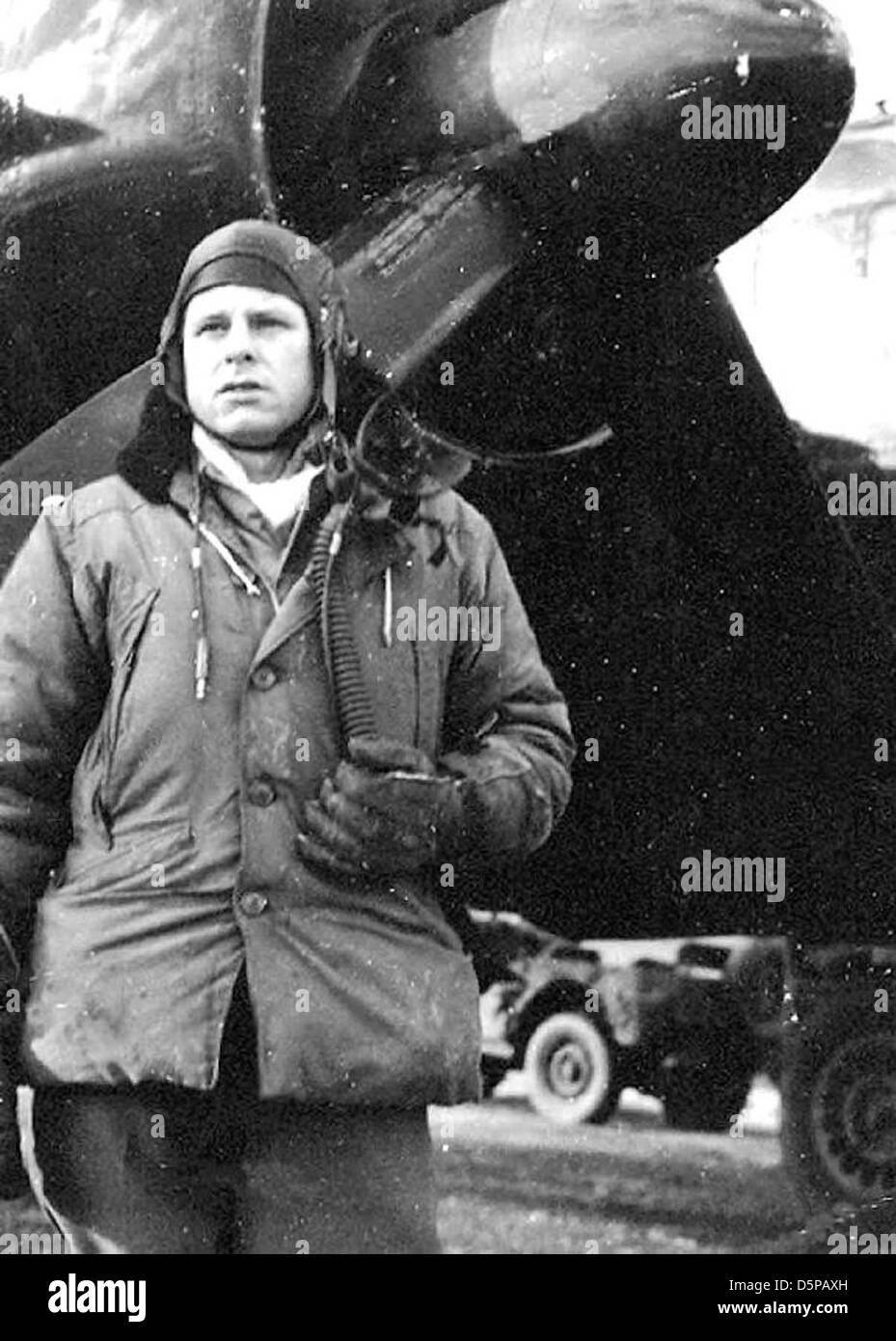 Night flight operations Black and White Stock Photos & Images - Alamy