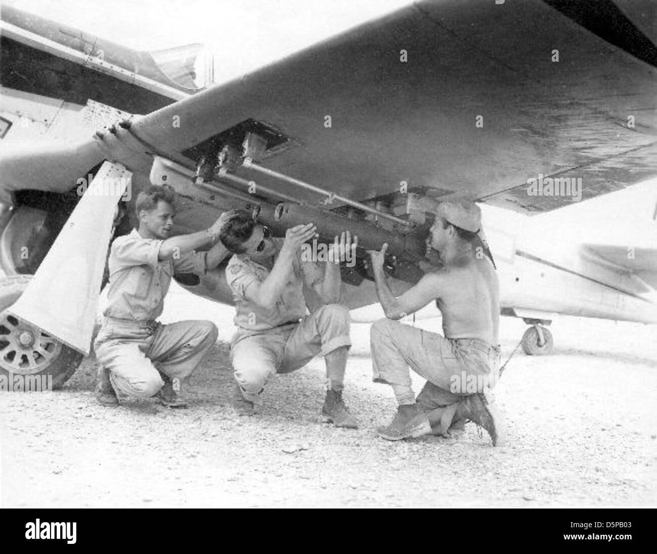 Loading rockets hi-res stock photography and images - Alamy