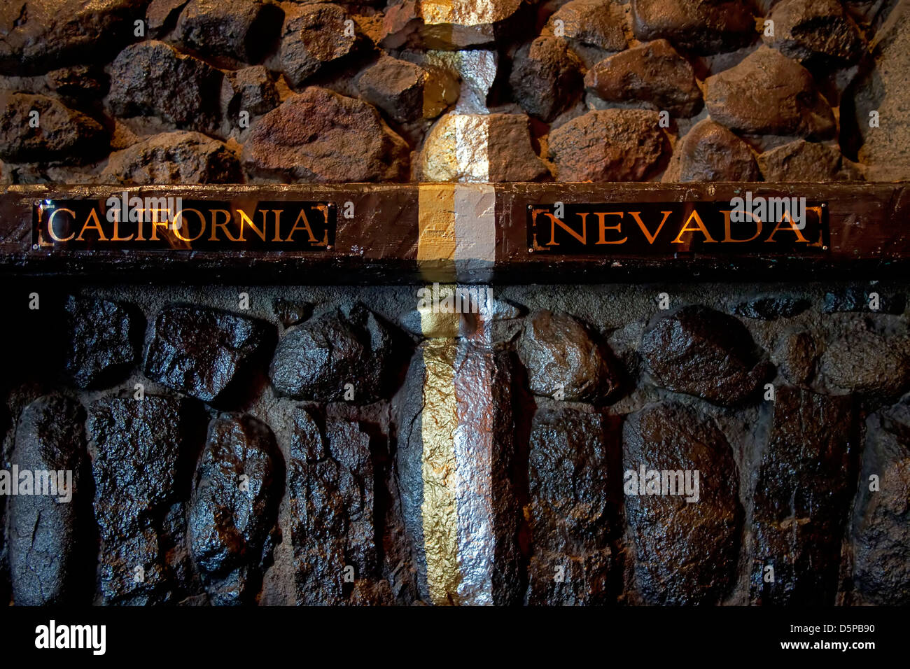 California / Nevada state line Stock Photo - Alamy