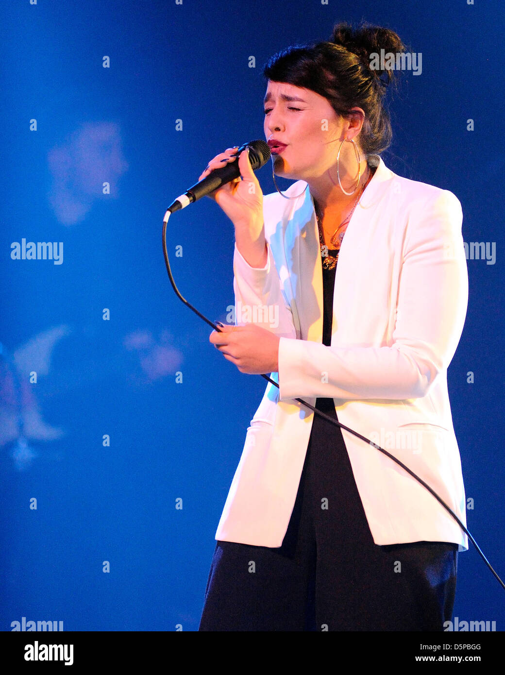 Opera singing stage opera house hi-res stock photography and images - Alamy