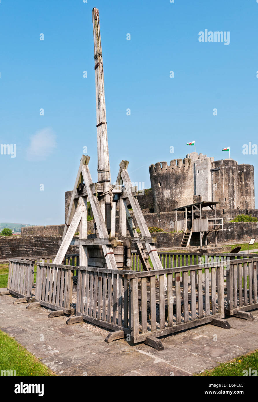 Trebuchet castle hi-res stock photography and images - Alamy