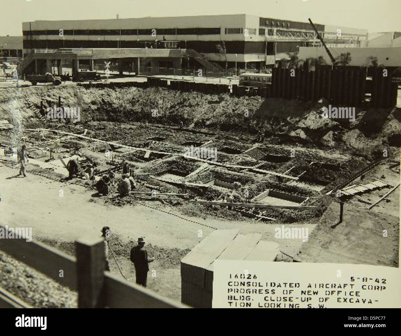 This image depicts the construction of the Administration Building at ...