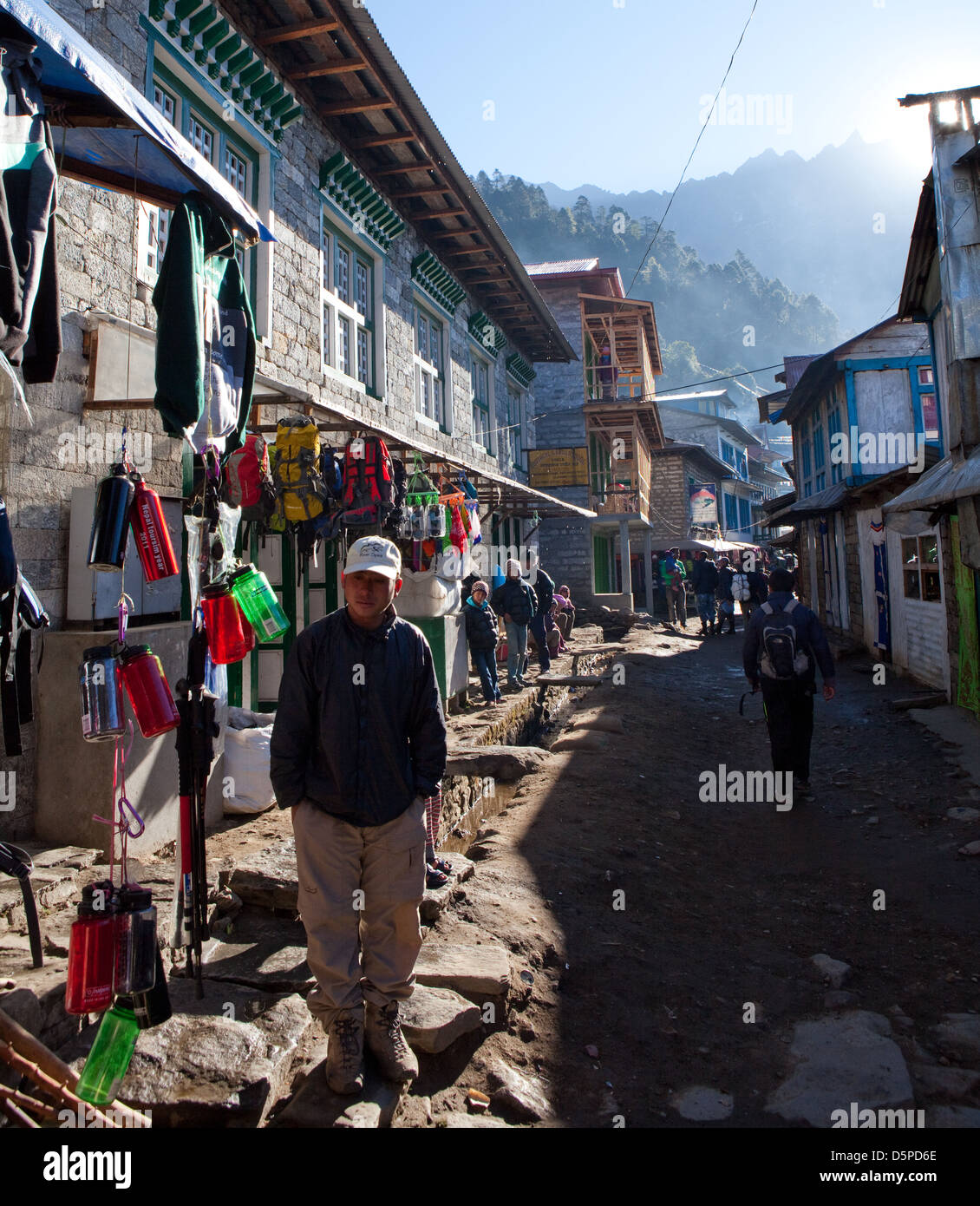 Lukla nepal hi-res stock photography and images - Alamy