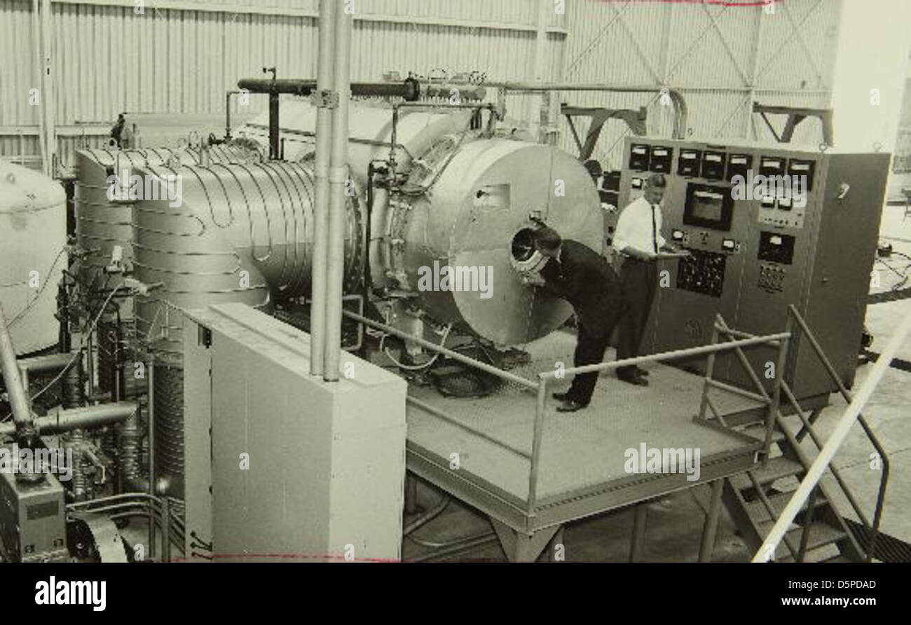 The Vacuum Test Chamber at the Consolidated/Convair Aircraft Factory in ...
