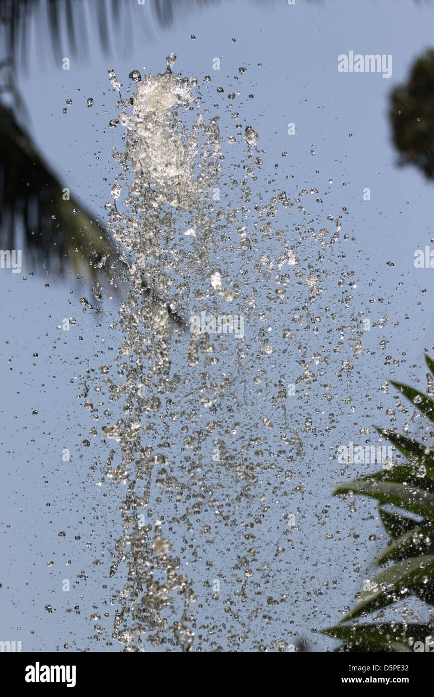 Water droplets with bubbles and The water Push up in a straight line ...