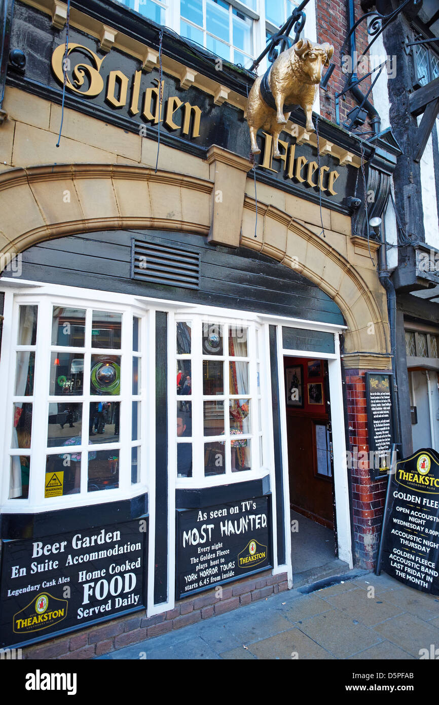 Facade of the Golden Fleece the most haunted pub in York, Pavement York ...