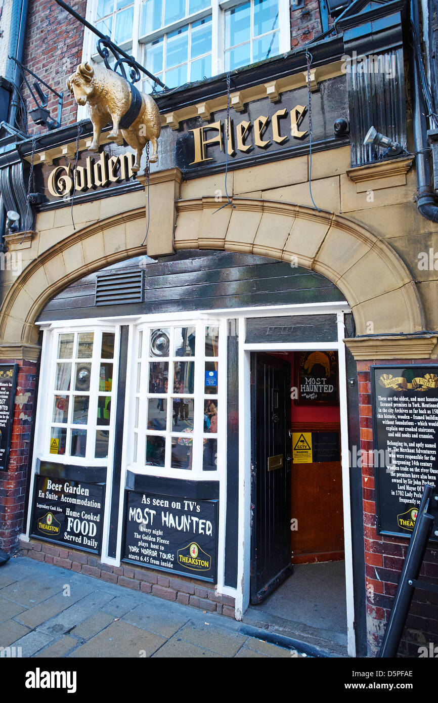 Facade of the Golden Fleece the most haunted pub in York, Pavement York ...