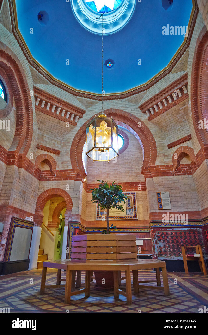 Historic turkish baths building hi-res stock photography and images - Alamy