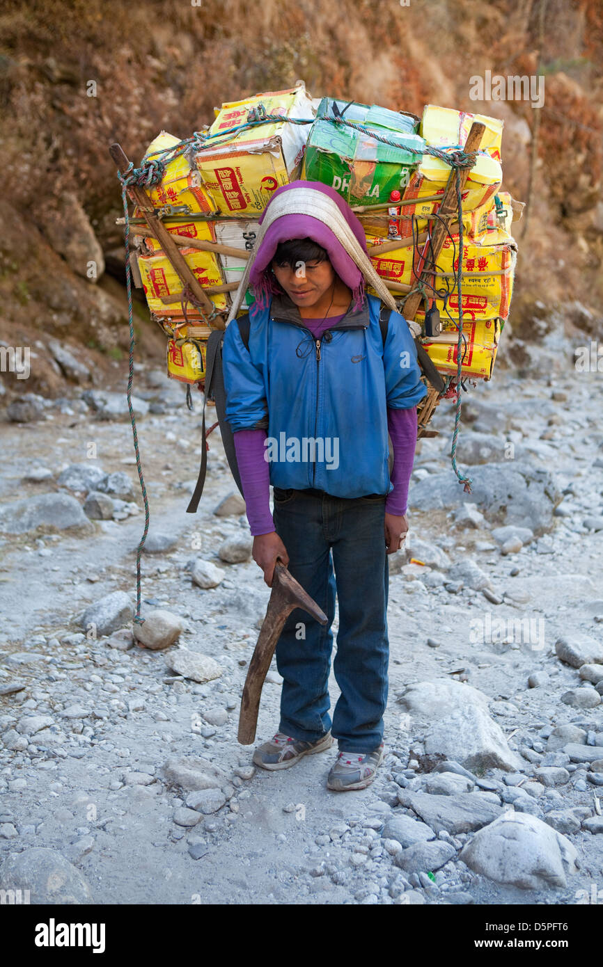Porters, Everest Base Camp Trek, Nepal Stock Photo - Alamy
