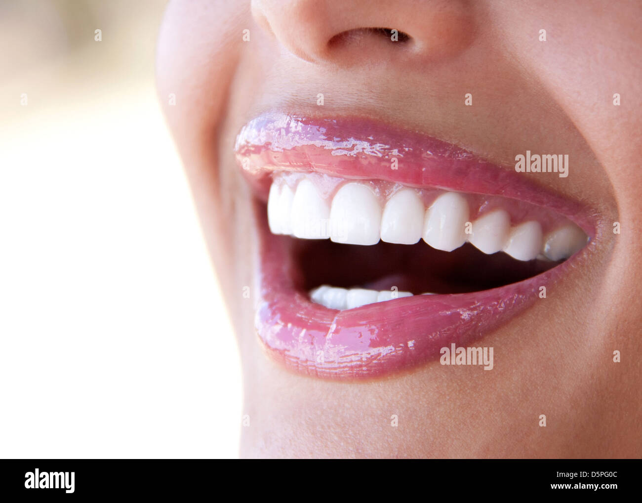 Perfect teeth hi-res stock photography and images - Alamy