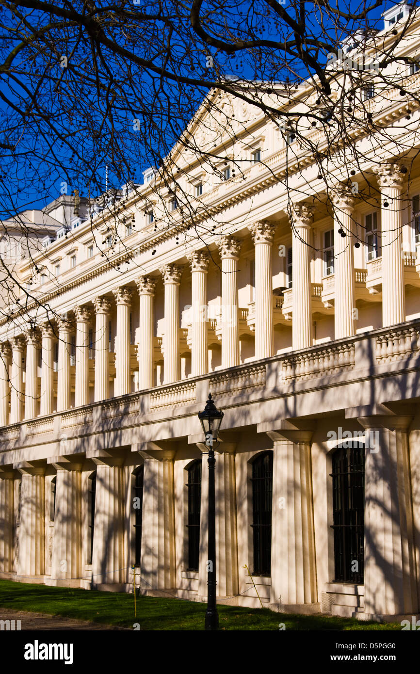 English terrace house hi-res stock photography and images - Alamy