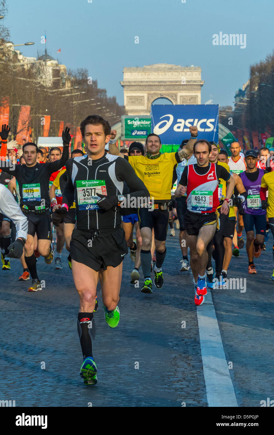 Crowd of runners hi-res stock photography and images - Alamy