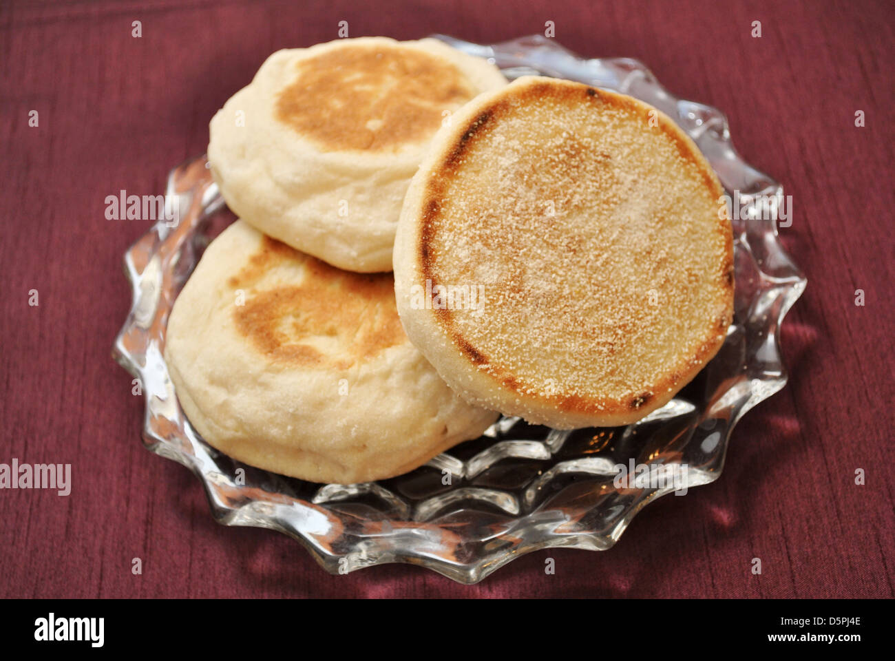 English muffins hi-res stock photography and images - Alamy