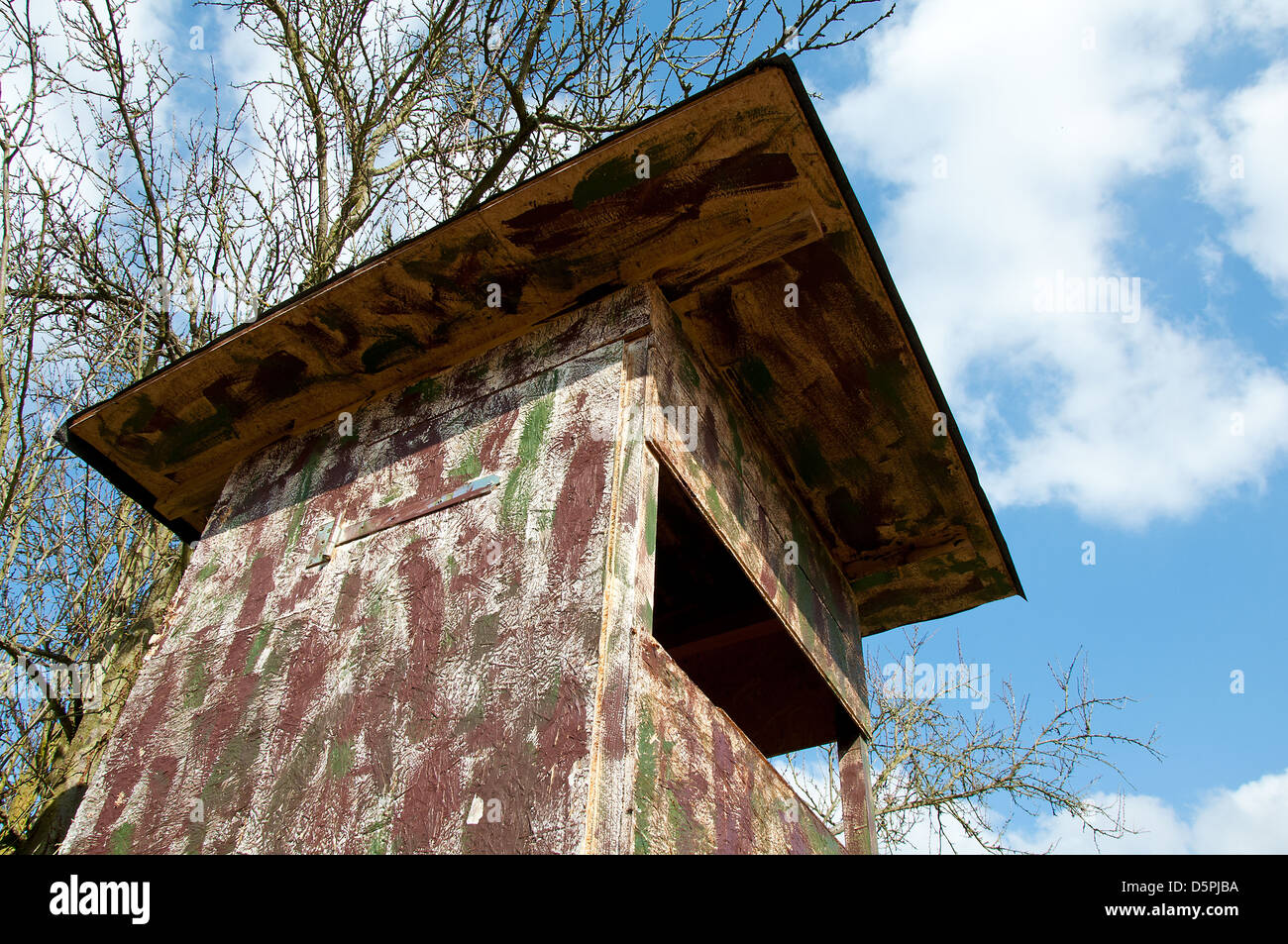 Wooden Bird Watching Hut Stock Photos & Wooden Bird Watching Hut Stock ...