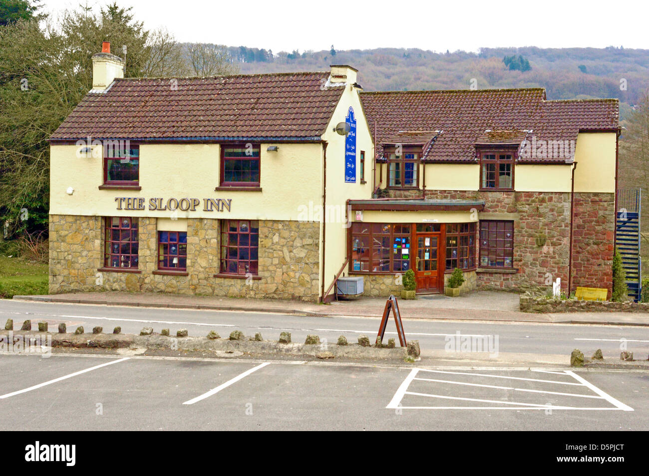 The Sloop Inn - Llandogo Stock Photo - Alamy