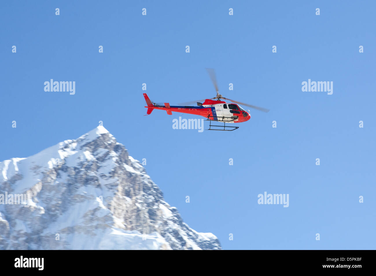 Ambulance on snowy winter hi-res stock photography and images - Alamy