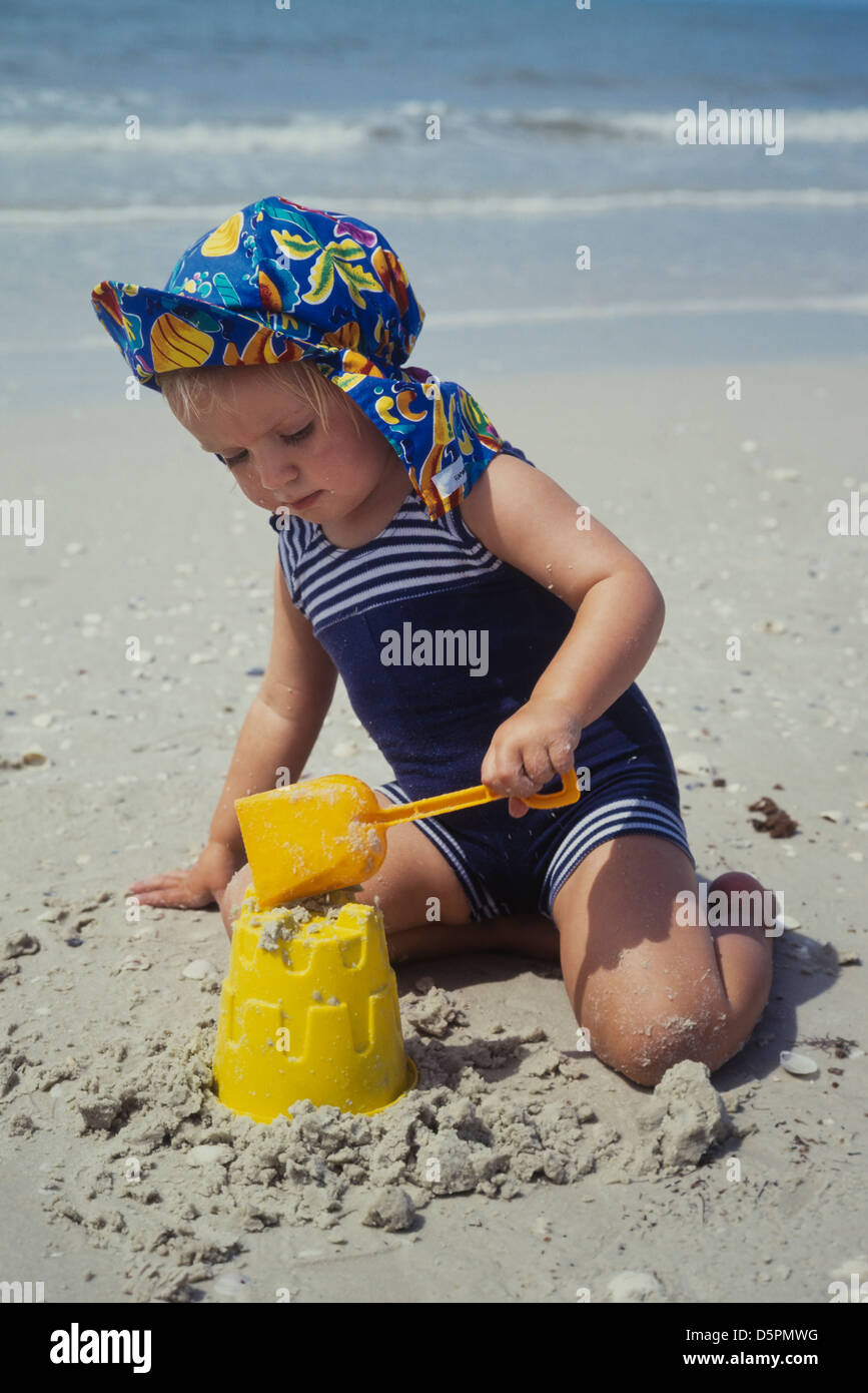 Sandcastle bucket hi-res stock photography and images - Alamy