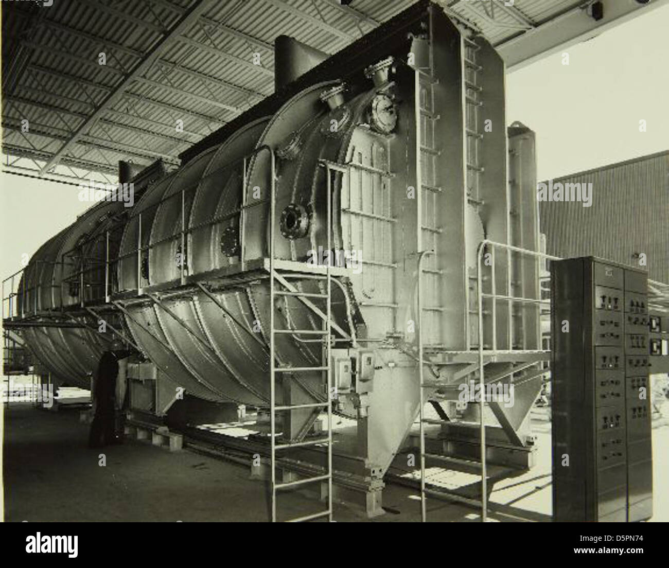 Vaccum chamber hi-res stock photography and images - Alamy