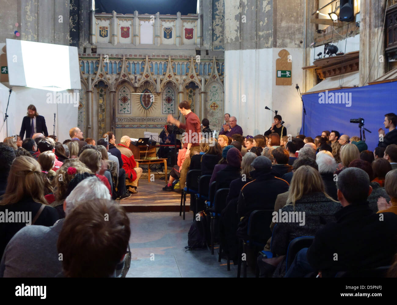 London morning nave hi-res stock photography and images - Alamy