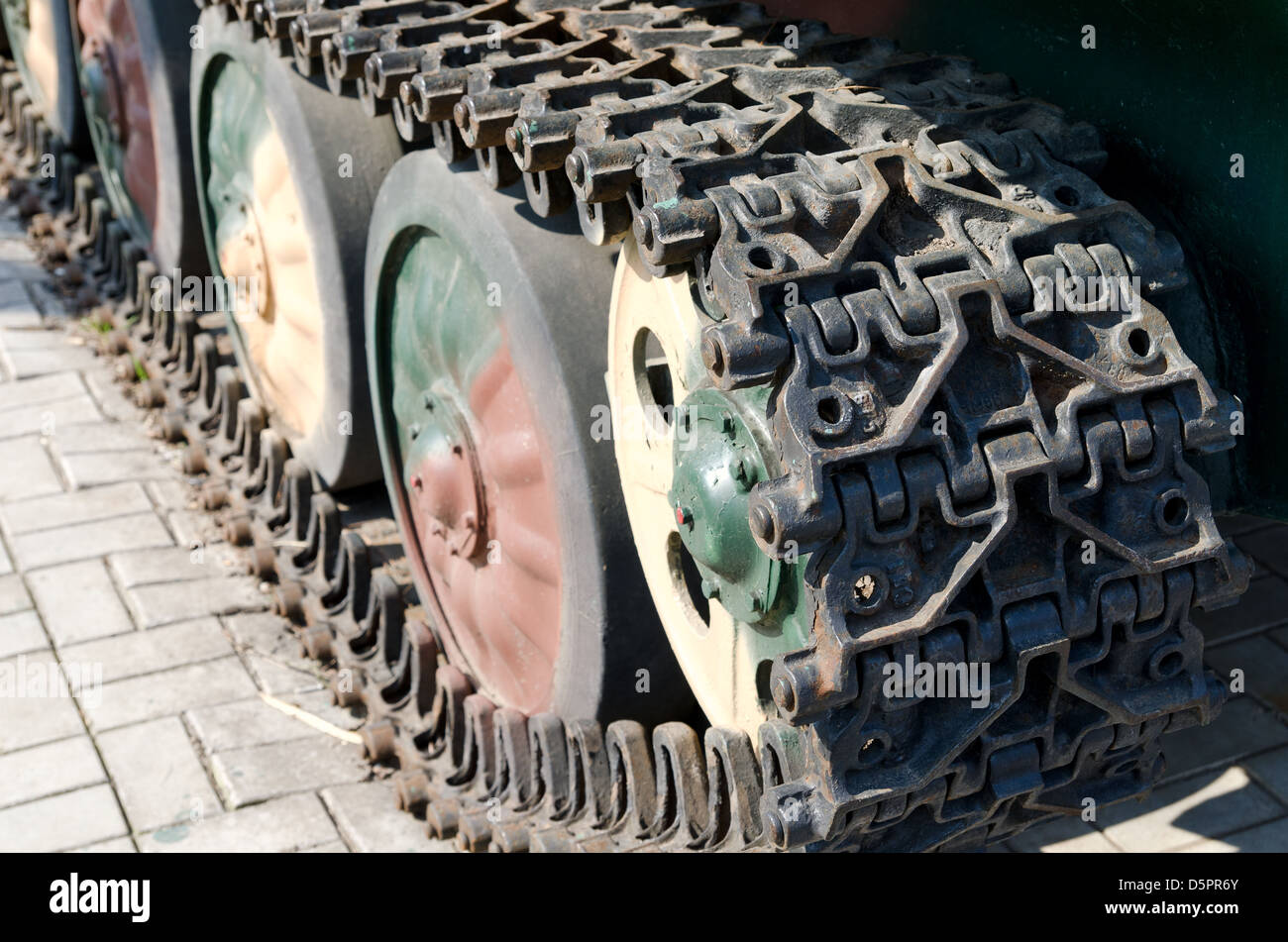 Closeup army tank hi-res stock photography and images - Alamy