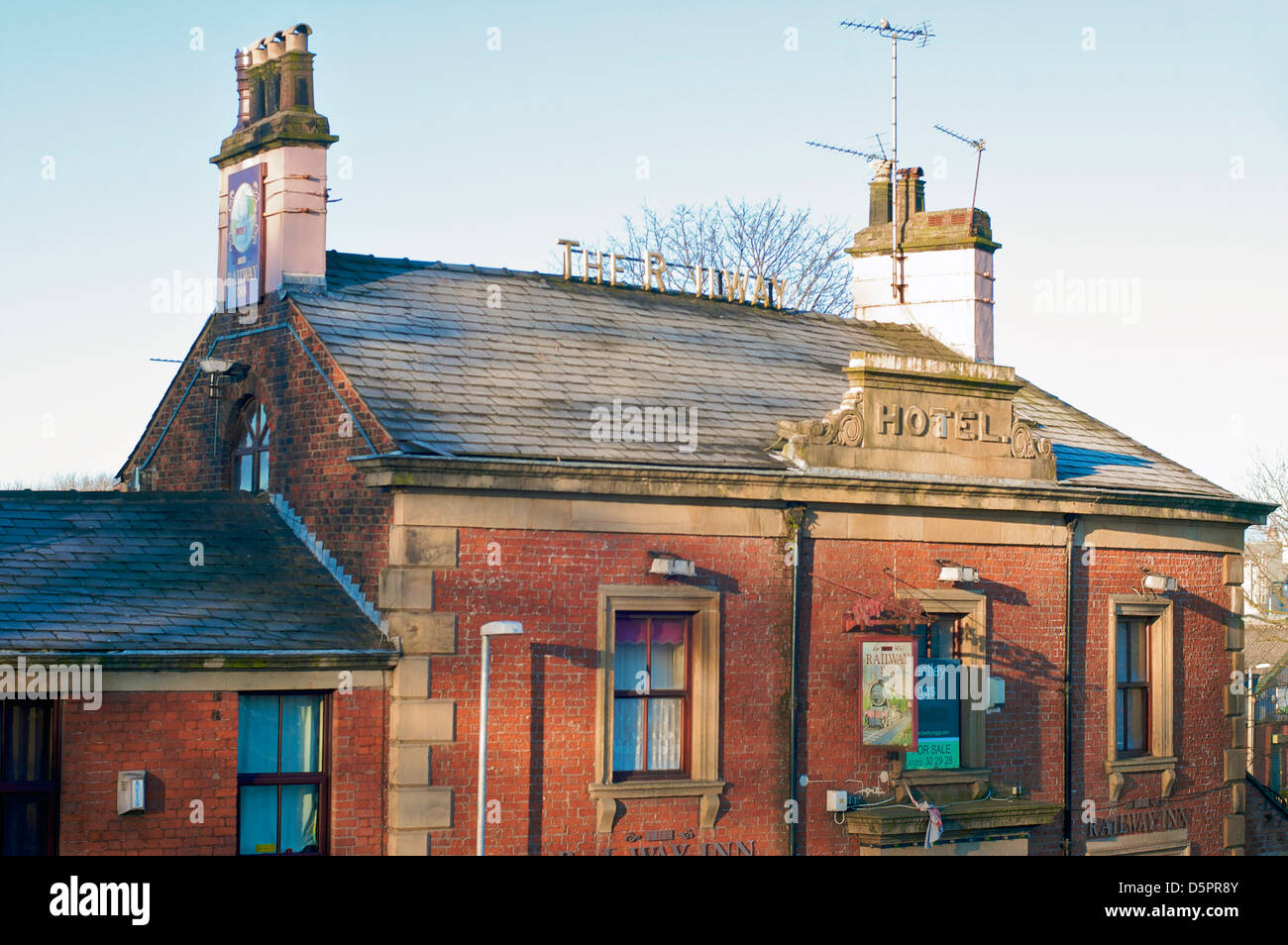 Closed down pub hi-res stock photography and images - Alamy