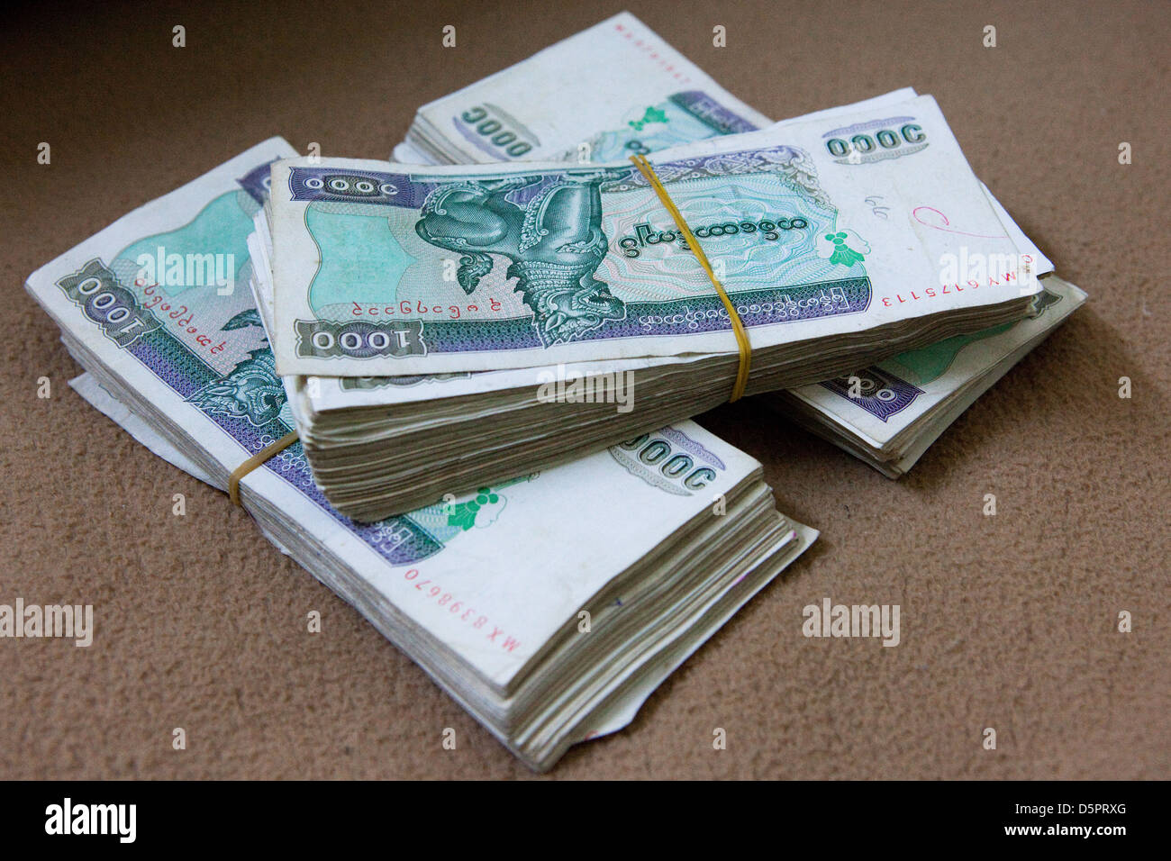 Myanmar kyat currency hi-res stock photography and images - Alamy