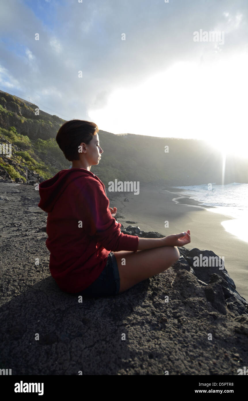 Intimate posture hi-res stock photography and images - Alamy
