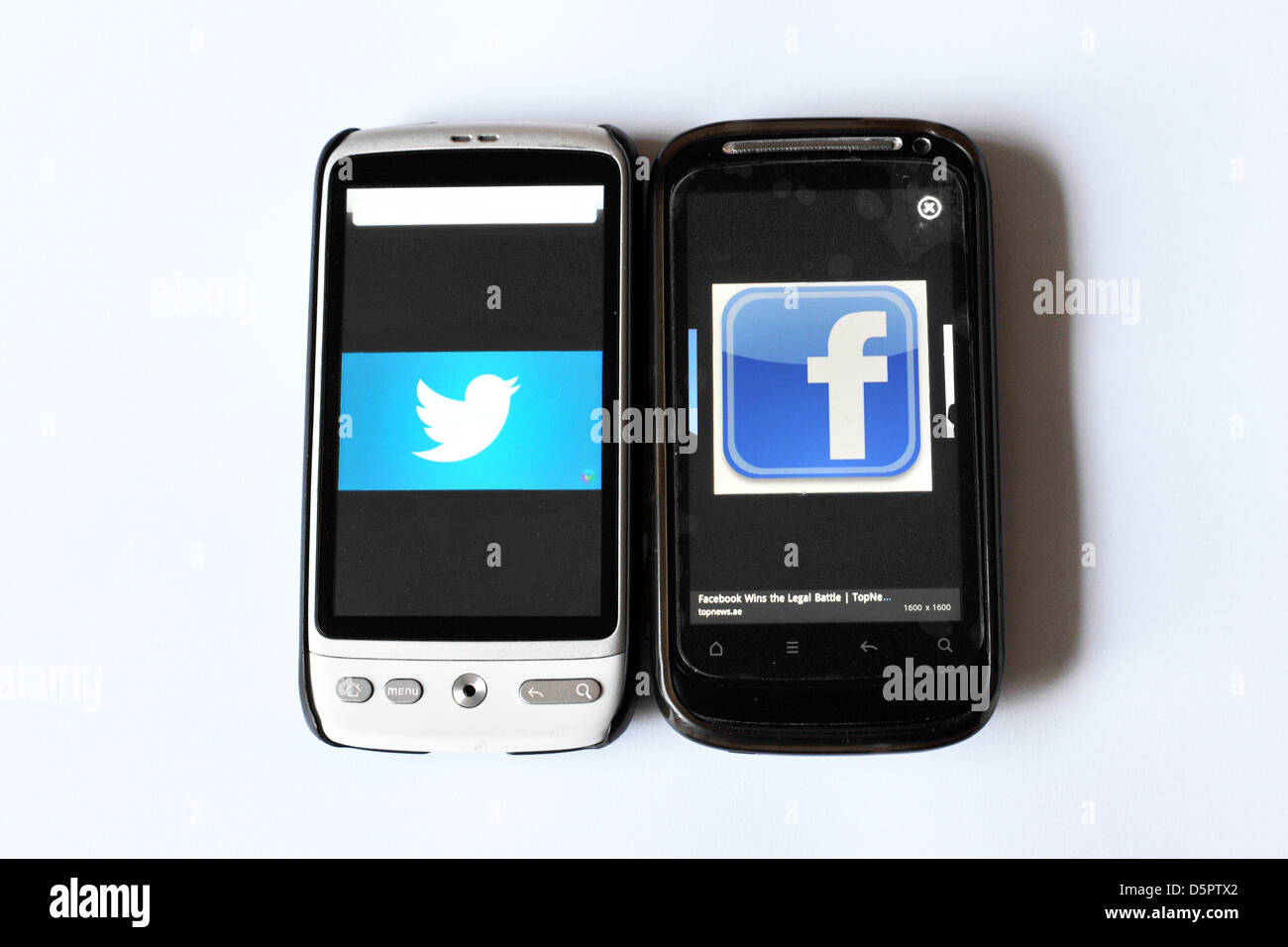 Phone screens hi-res stock photography and images - Alamy