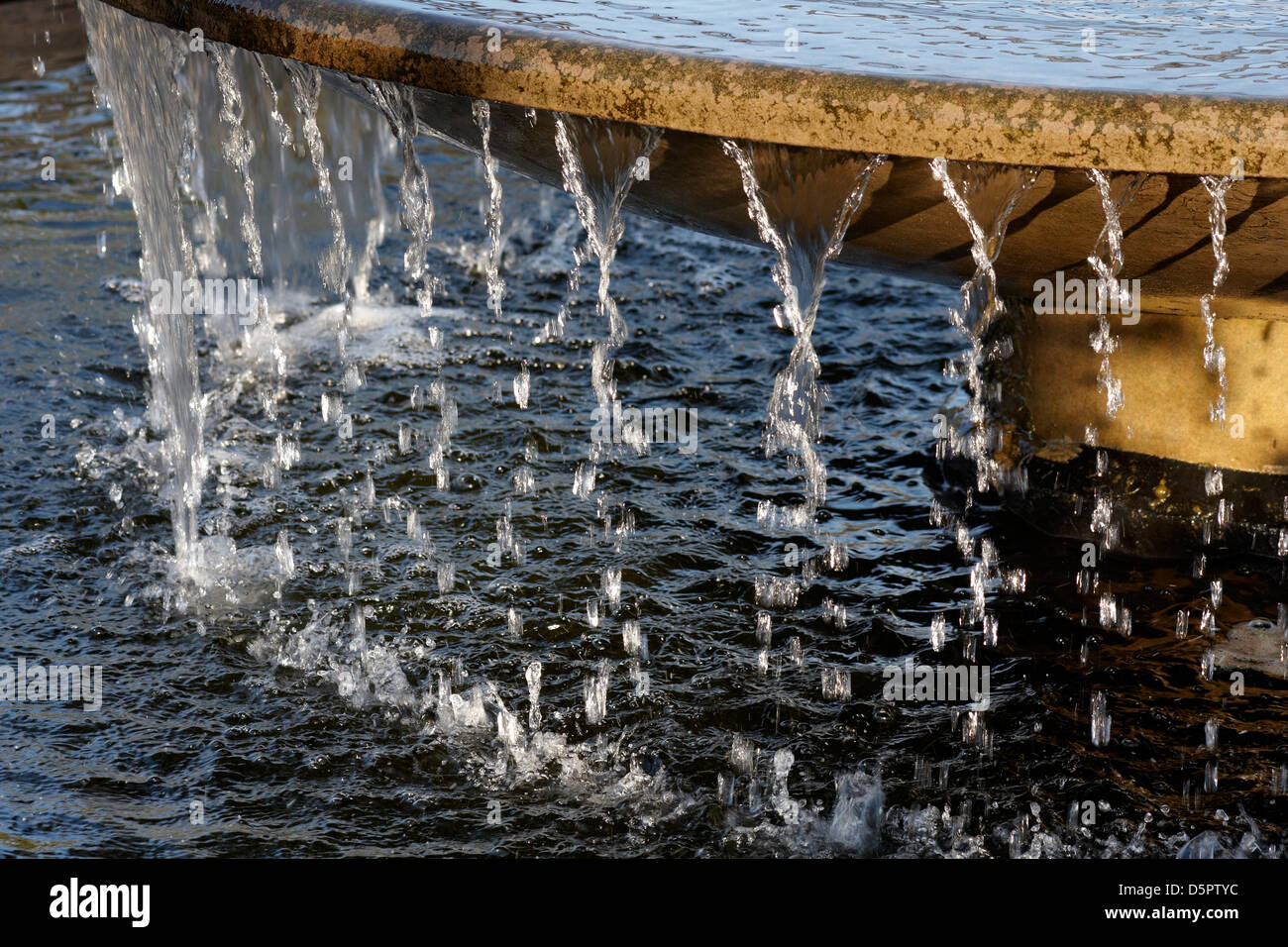 Garden water feature Stock Photo - Alamy