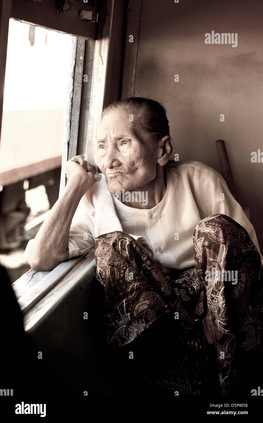 Old burmese lady hi-res stock photography and images - Alamy