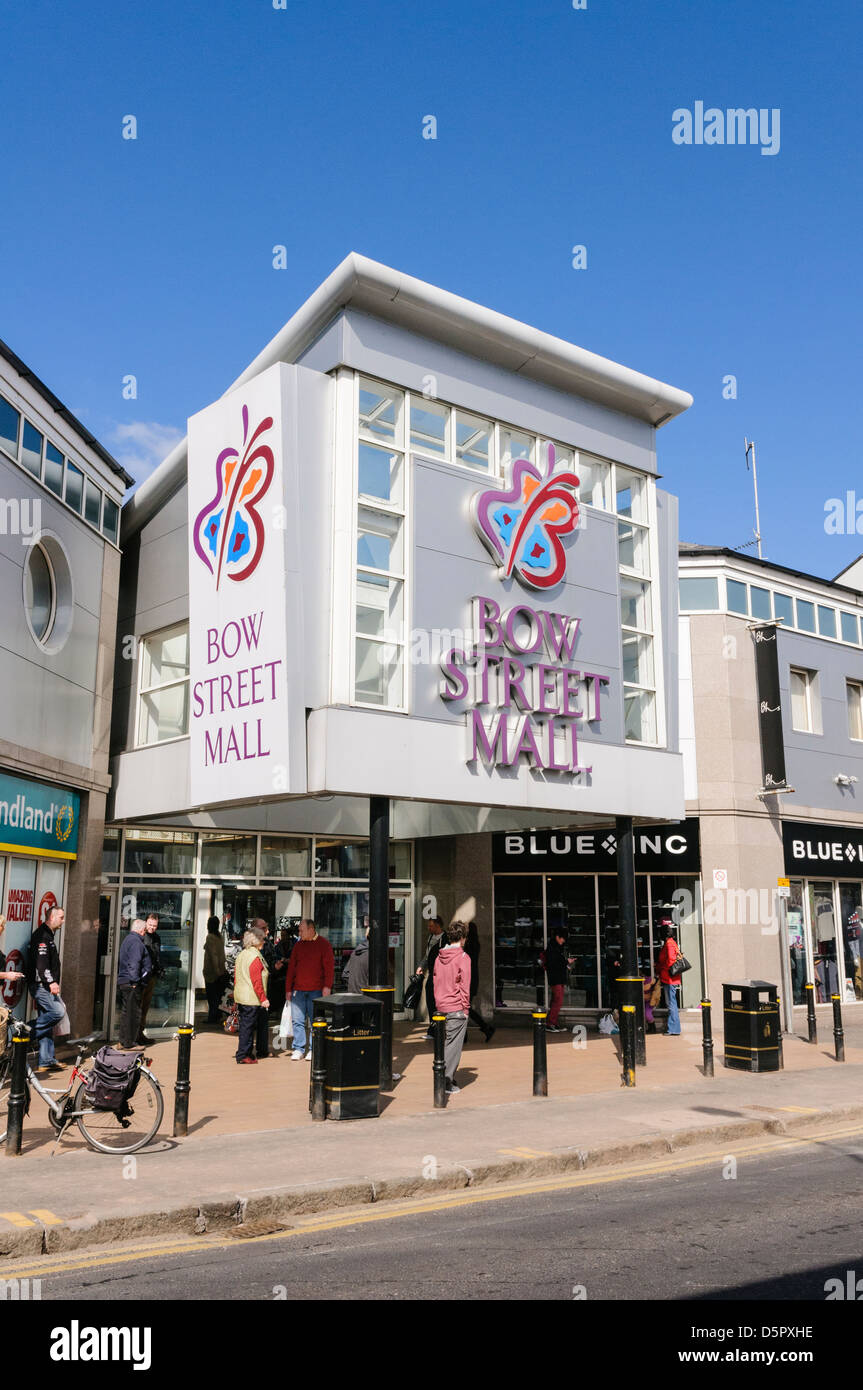 Bow street hi-res stock photography and images - Alamy