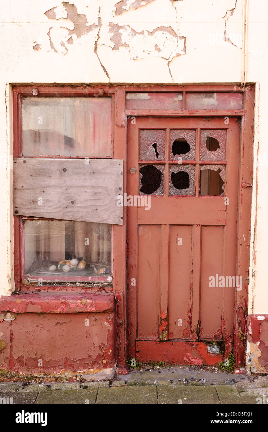 Old building door windows hi-res stock photography and images - Alamy