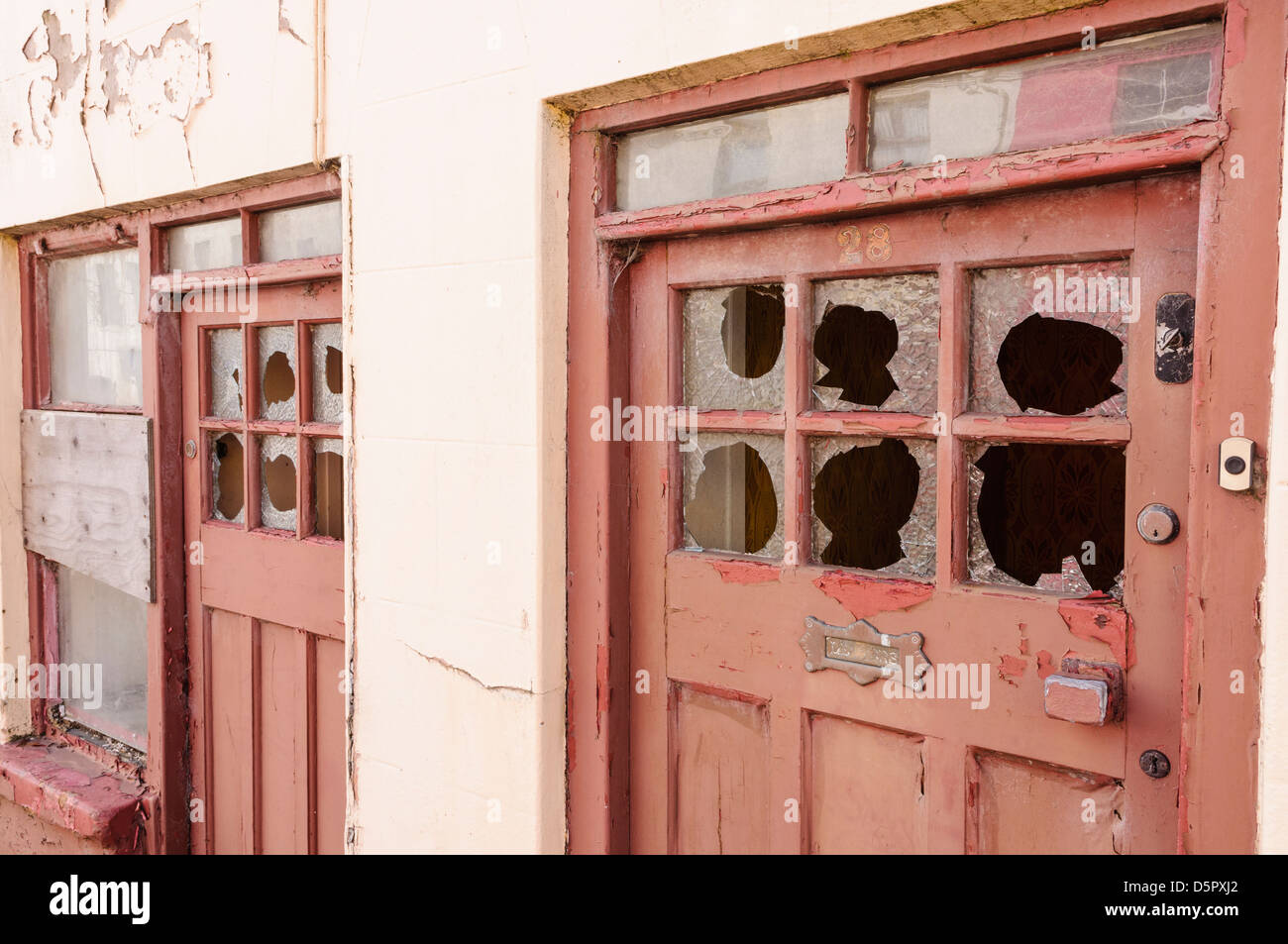 Broken windows hi-res stock photography and images - Alamy