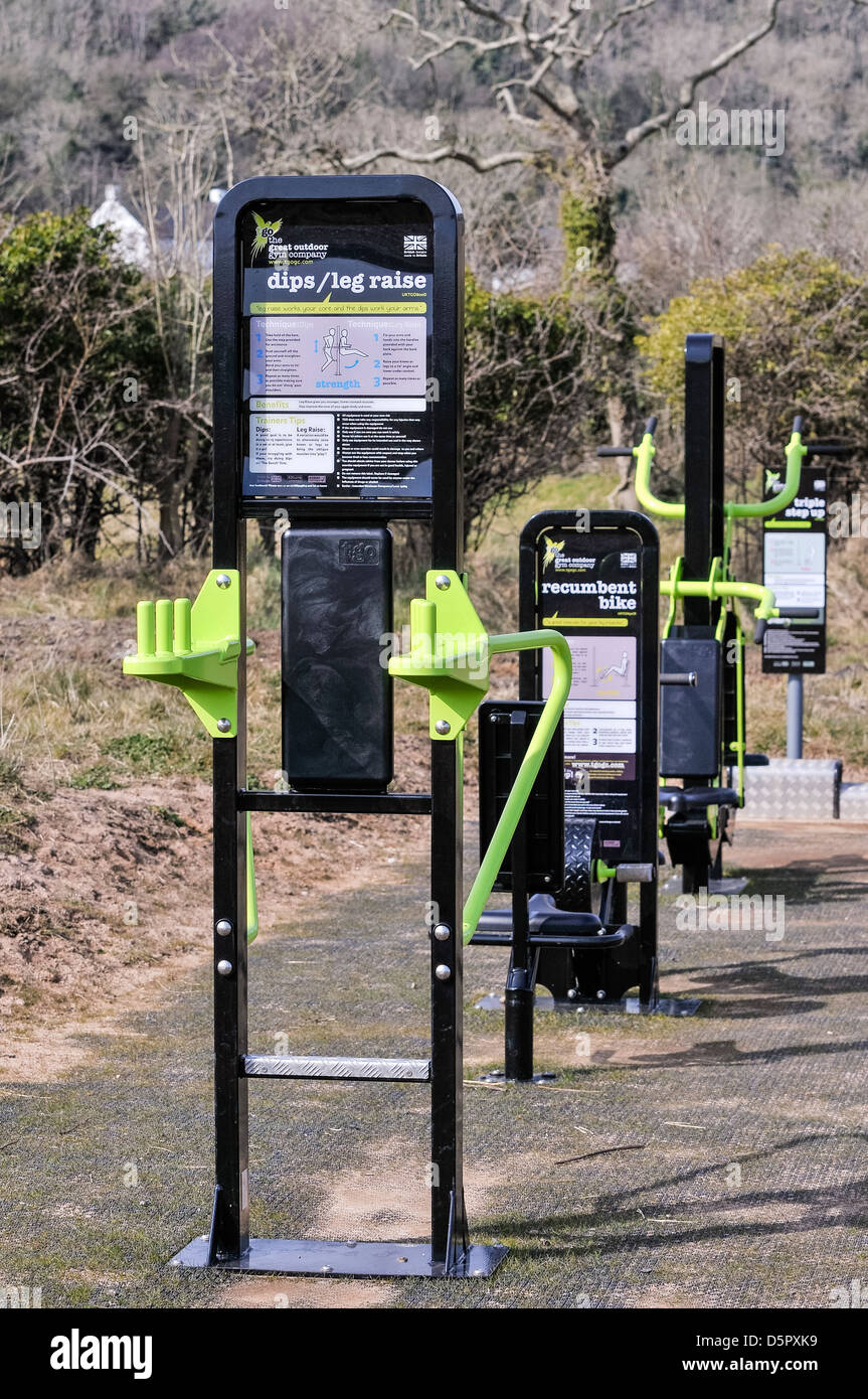Outdoor gym hi-res stock photography and images - Alamy